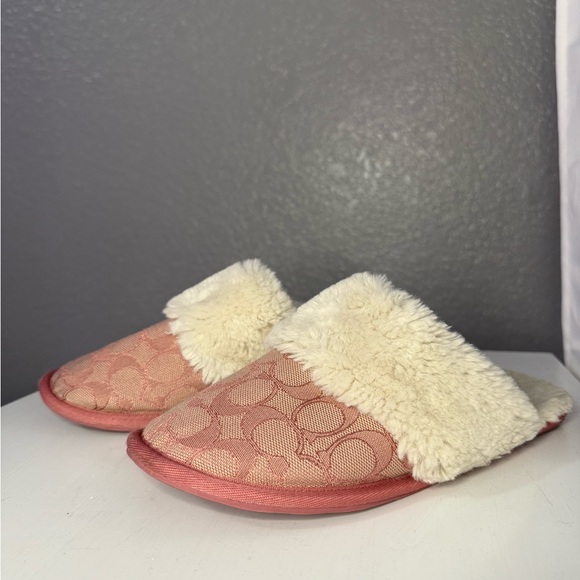 Coach | Shoes | Coach Womens Jacquard Pink Faux Fur Ziva Slippers ...